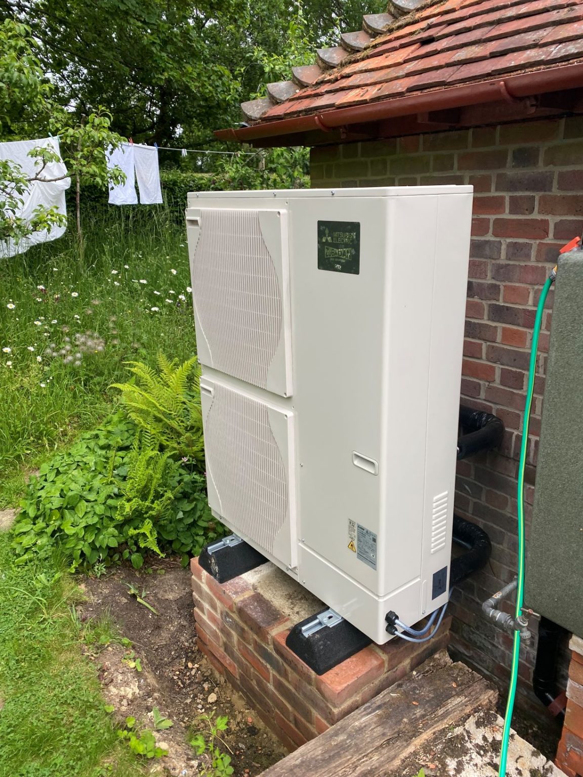 Retrofit 14kW Mitsubishi Ecodan Installed in Hampshire - AES Limited